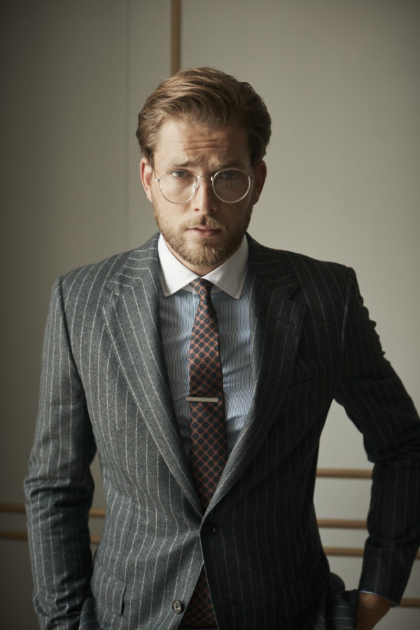 How To Choose Your Suit Jacket Button Stance | Senszio